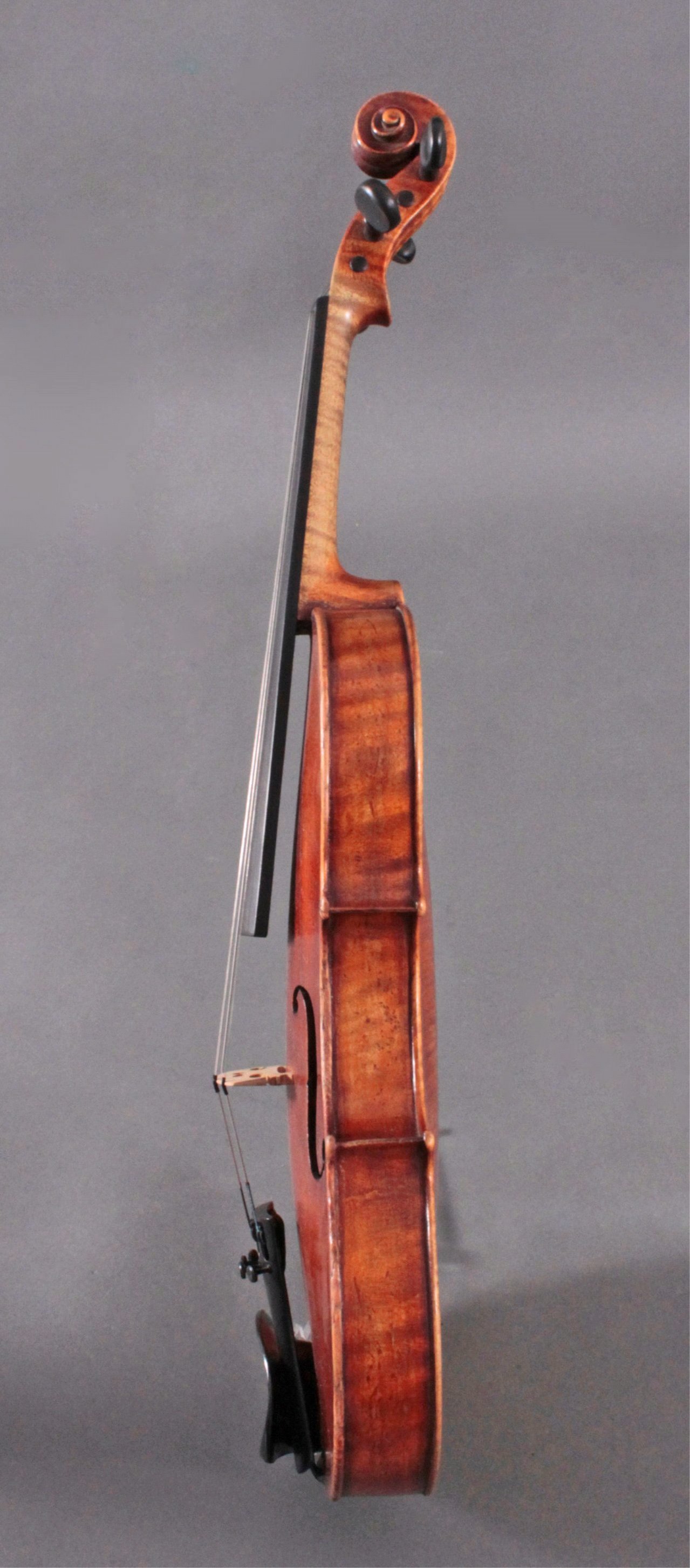 Geige mit Bogen und Geigenkasten um 1900 | Badisches Auktionshaus