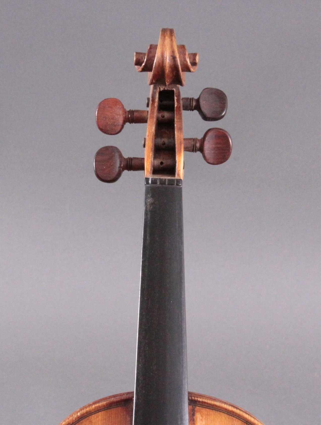 Geige / Violine mit Bogen und Geigenkasten um 1900 | Badisches Auktionshaus