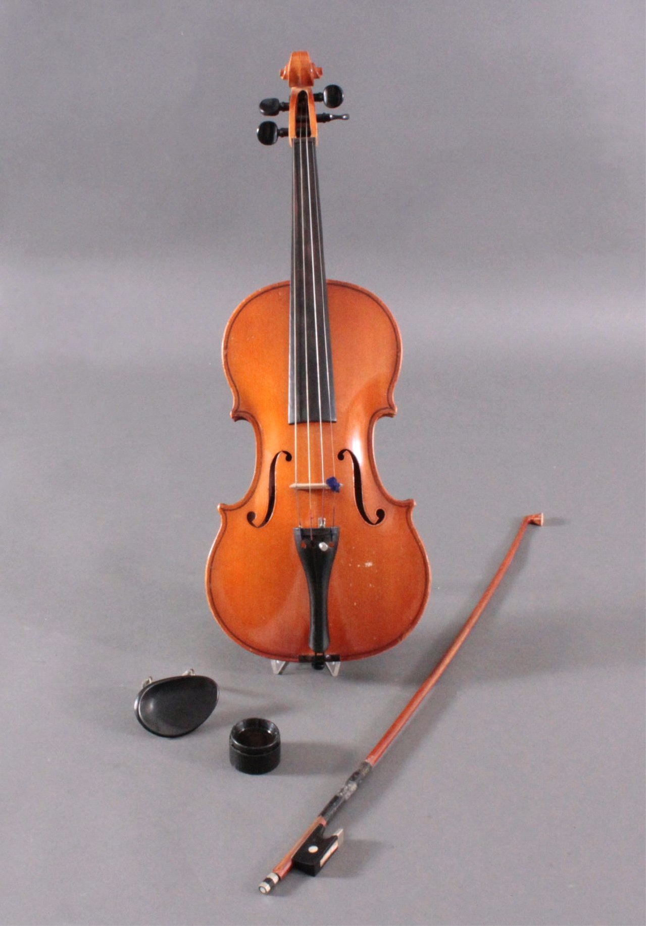 Geige / Violine mit Bogen und Geigenkasten wohl Russland | Badisches ...