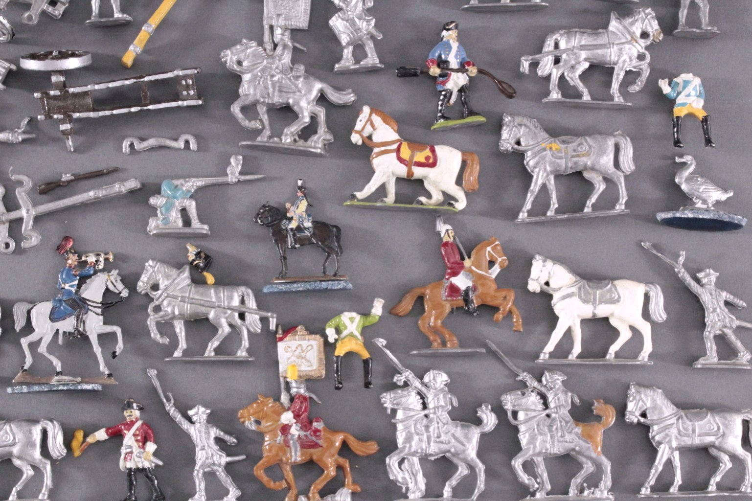 Sammlung Zinnfiguren, weit über 60 Stück | Badisches Auktionshaus