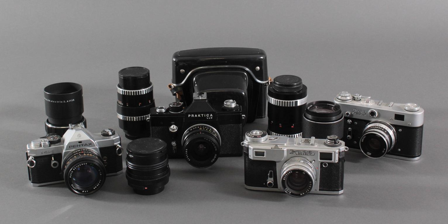 Konvolut Fotoapparate und Objektive | Badisches Auktionshaus