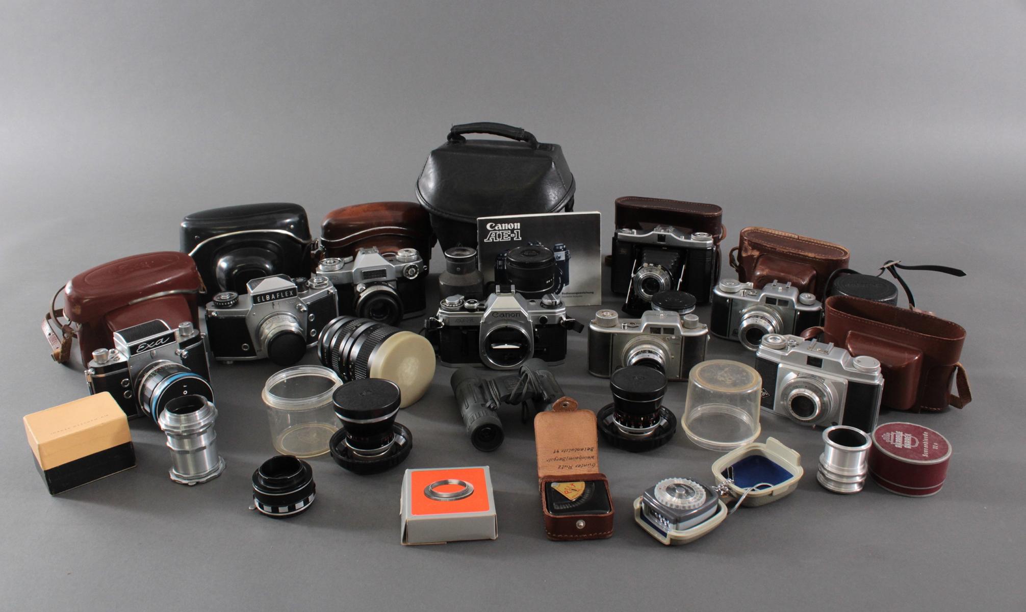 8 Fotoapparate und Fernglas | Badisches Auktionshaus