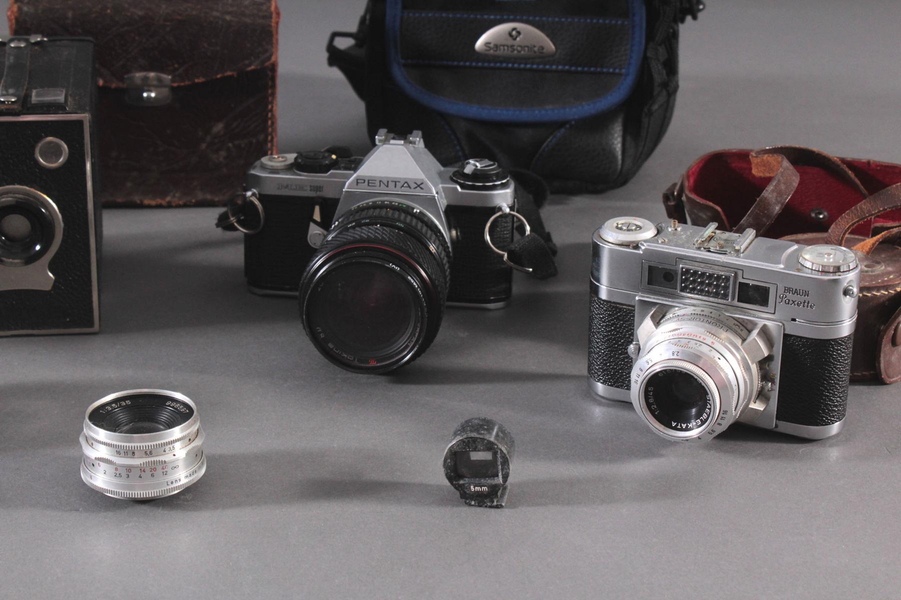 Konvolut Fotoapparate und Zubehör | Badisches Auktionshaus