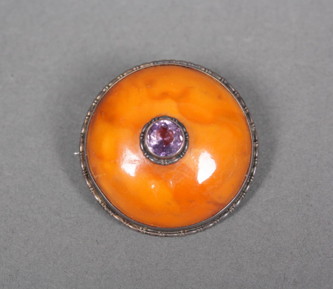 Antike Brosche mit Bernstein und Amethyst | Badisches Auktionshaus Antike Brosche mit Bernstein und Amethyst | Badisches Auktionshaus