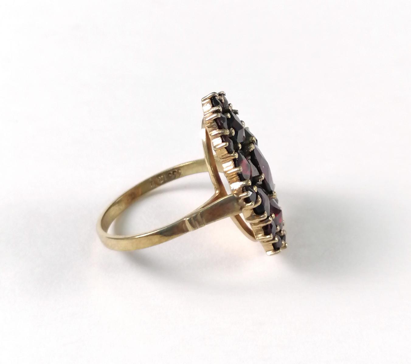 Granatring aus 8 Karat Gelbgold | Badisches Auktionshaus Granatring aus 8 Karat Gelbgold | Badisches Auktionshaus