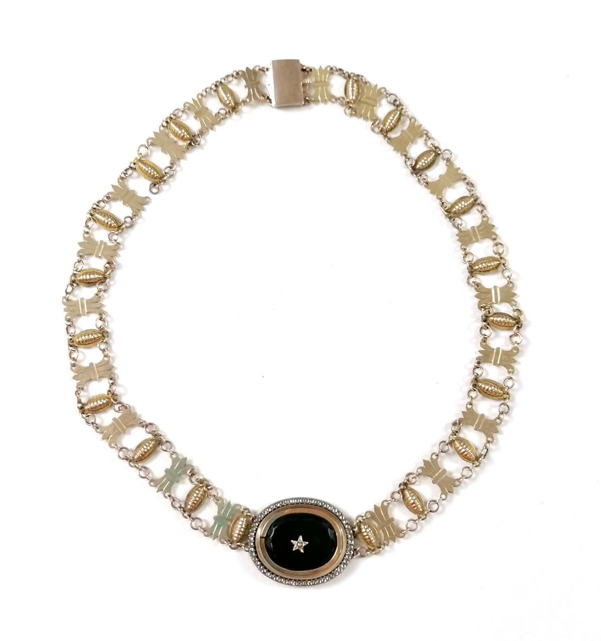 8 Karat Gelbgold Collier mit Onyx | Badisches Auktionshaus