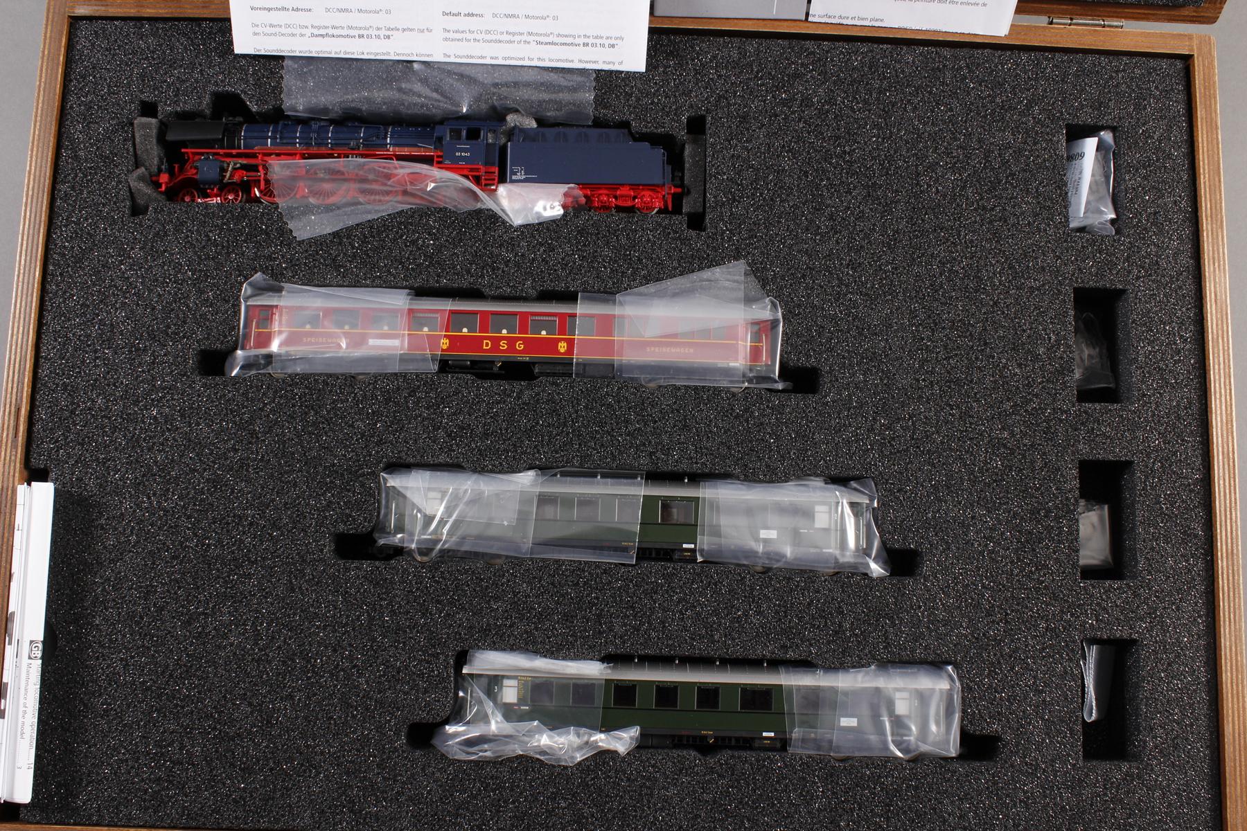 Roco 61474 – 4-tlg. Set: Dampflokomotive BR 03.10 und Schnellzug, DB ...