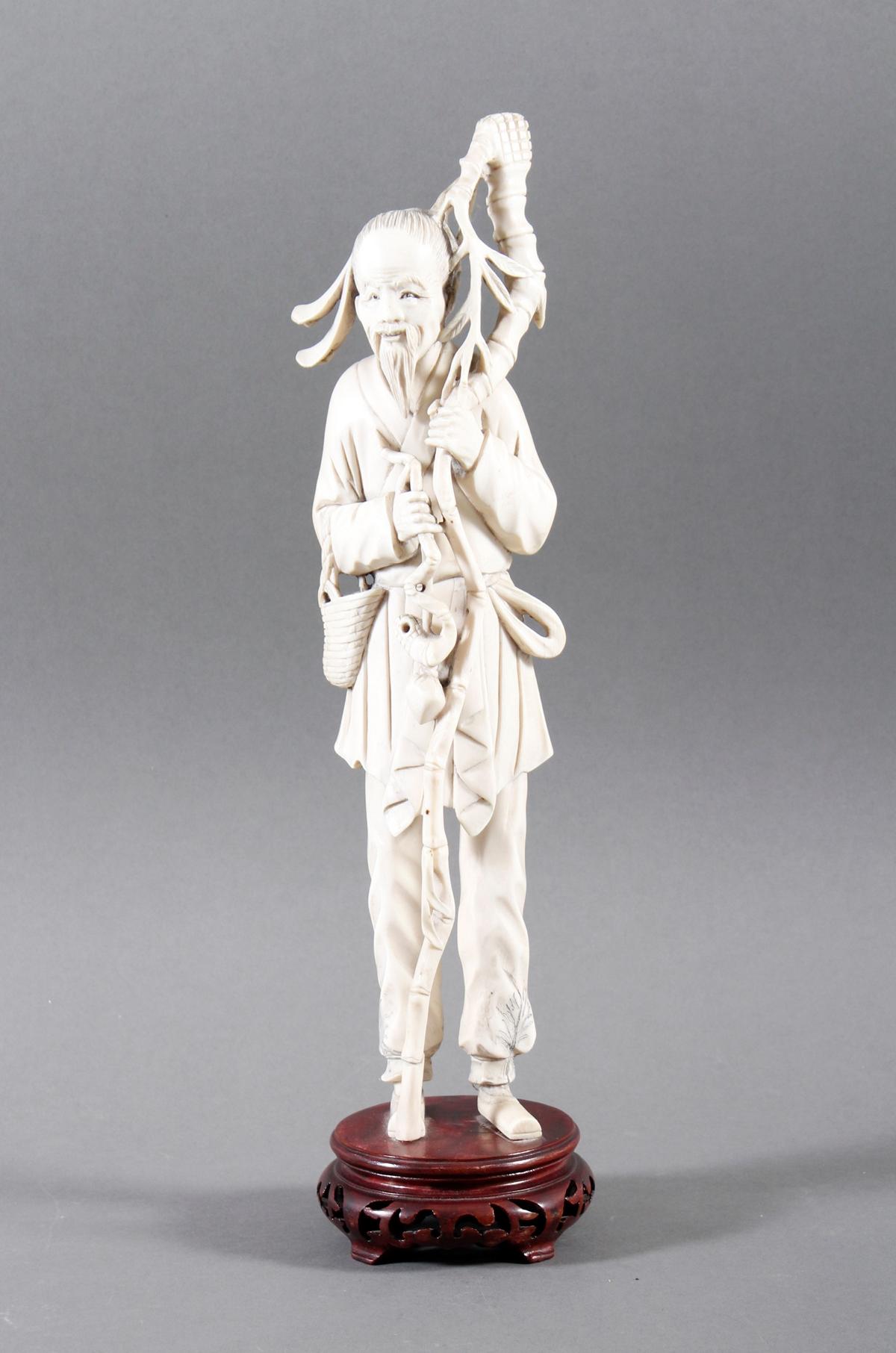Elfenbeinfigur, Bauer, Japan um 1900 | Badisches Auktionshaus