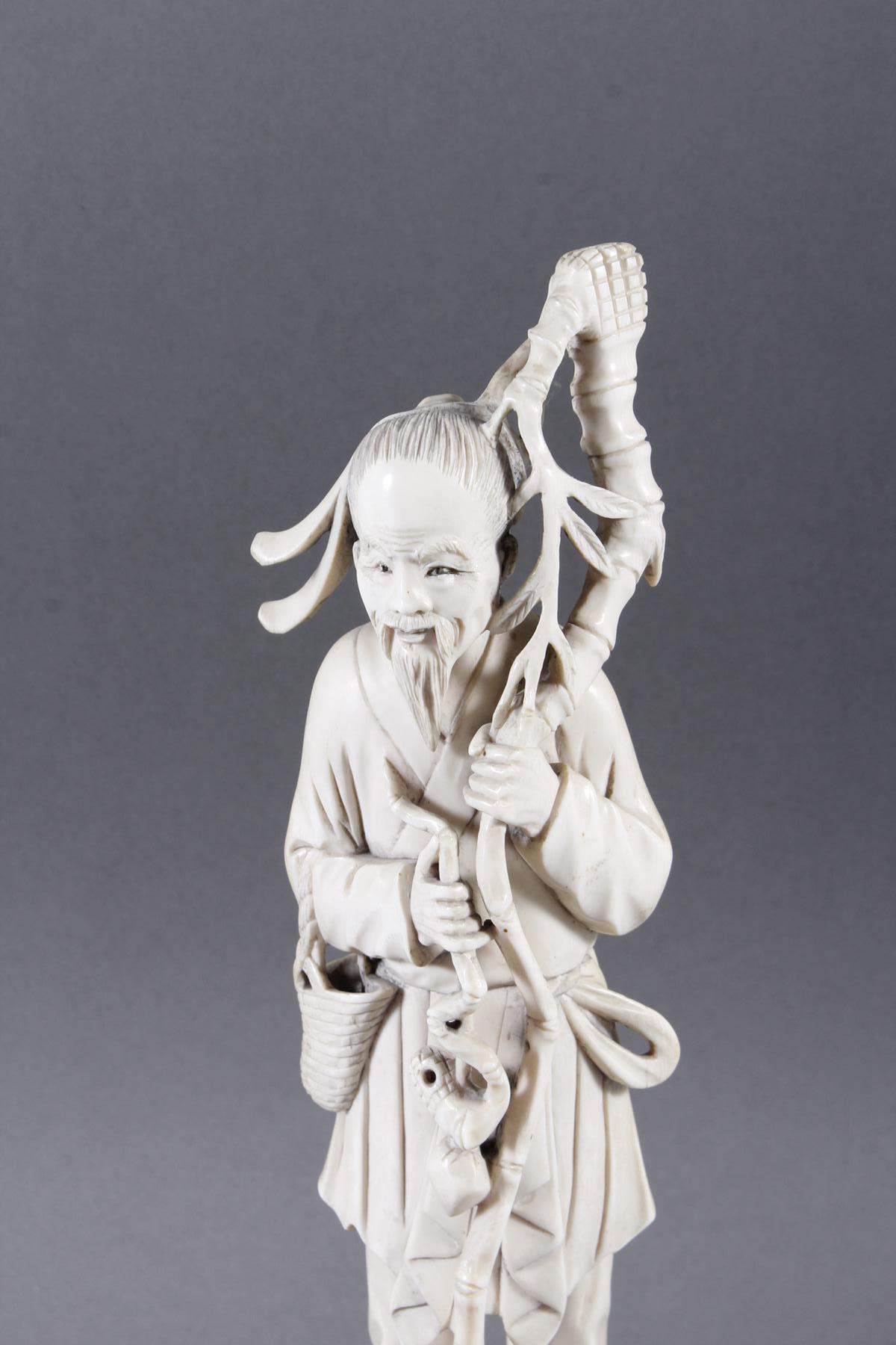 Elfenbeinfigur, Bauer, Japan um 1900 | Badisches Auktionshaus