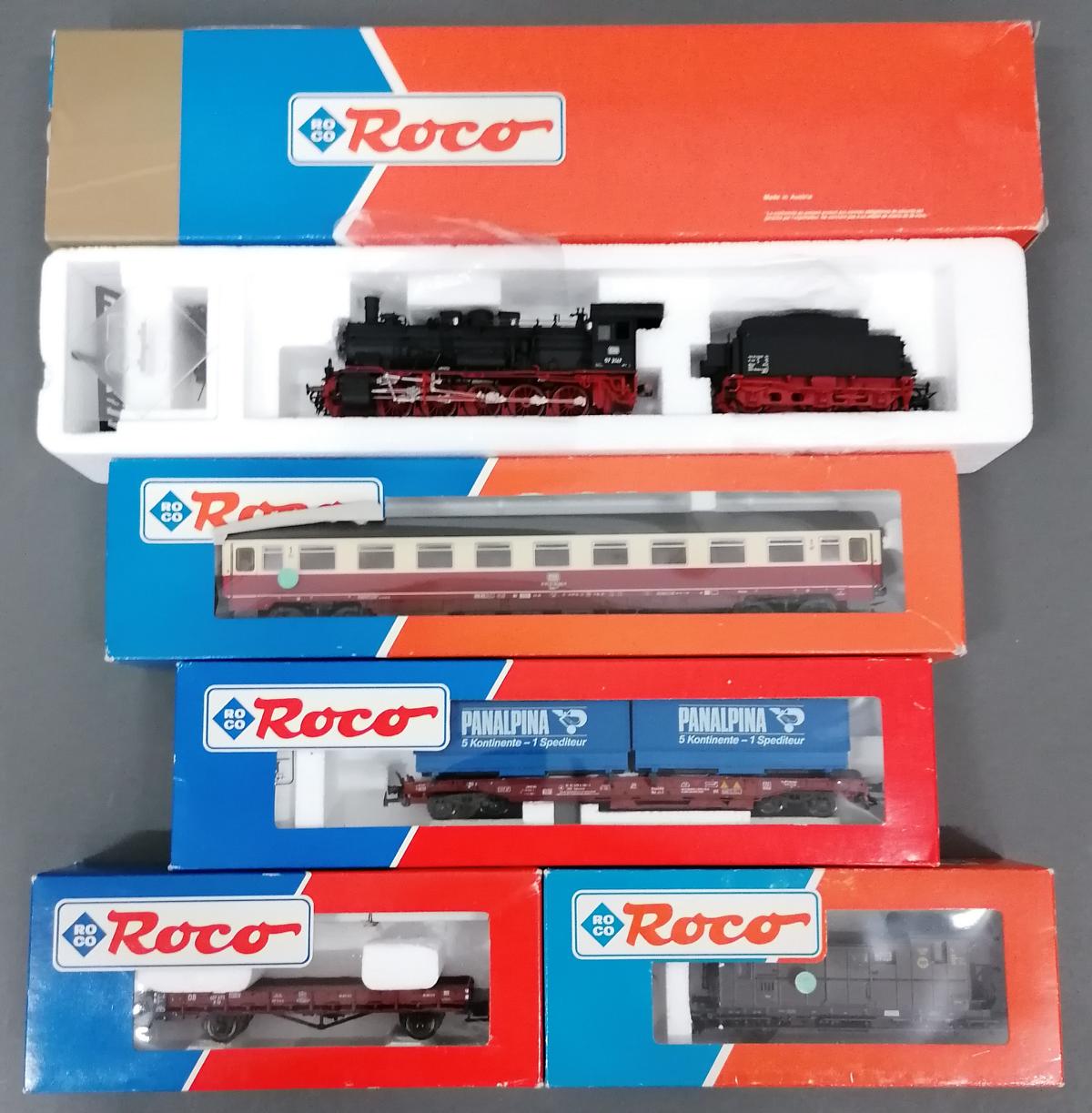 Roco Dampflok 43220 mit 4 Waggons Spur H0 in den Originalverpackungen ...