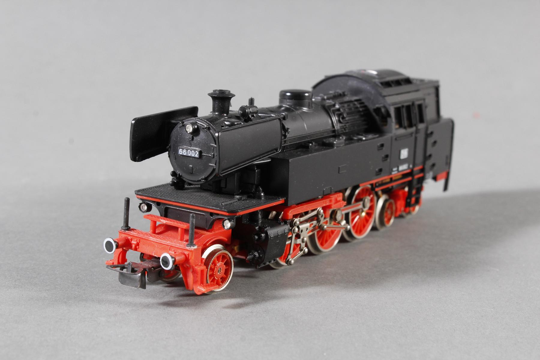 Piko 66002 mit 12 Waggons, H0 | Badisches Auktionshaus