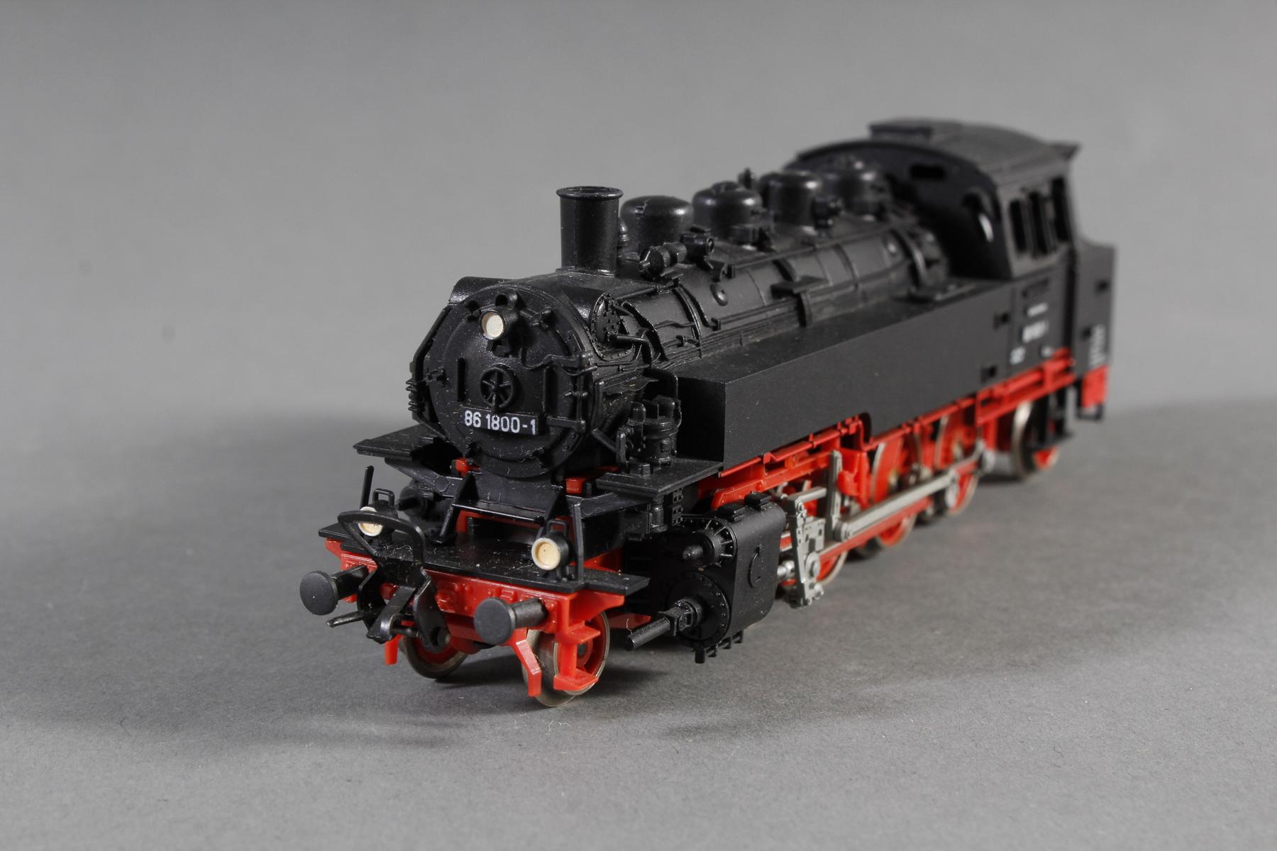 Piko Dampflok 861800-1 mit 10 Waggons | Badisches Auktionshaus