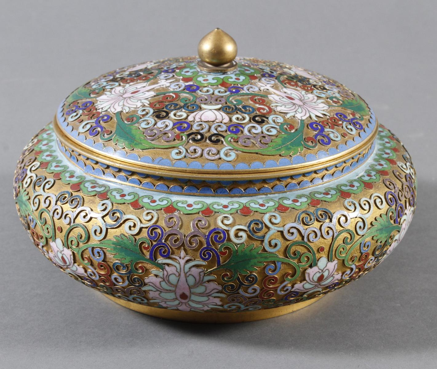 cloisonn-deckeldose-china-um-1900-1920-badisches-auktionshaus