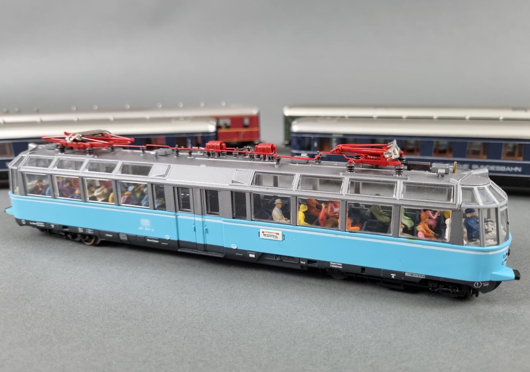 Roco 43930 Triebwagen 491 001-4 | Badisches Auktionshaus