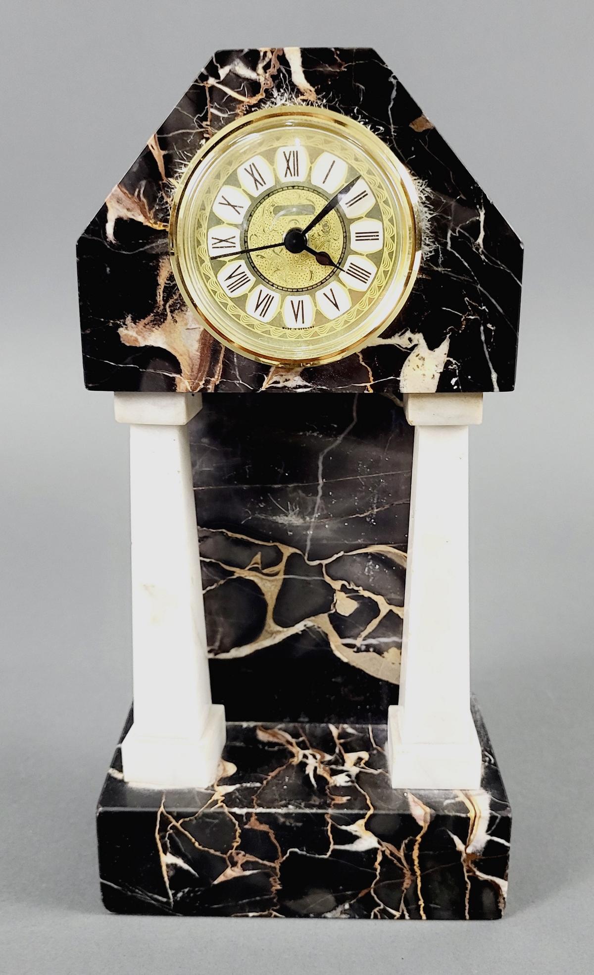Kleine Art déco Tischuhr, Marmor | Badisches Auktionshaus