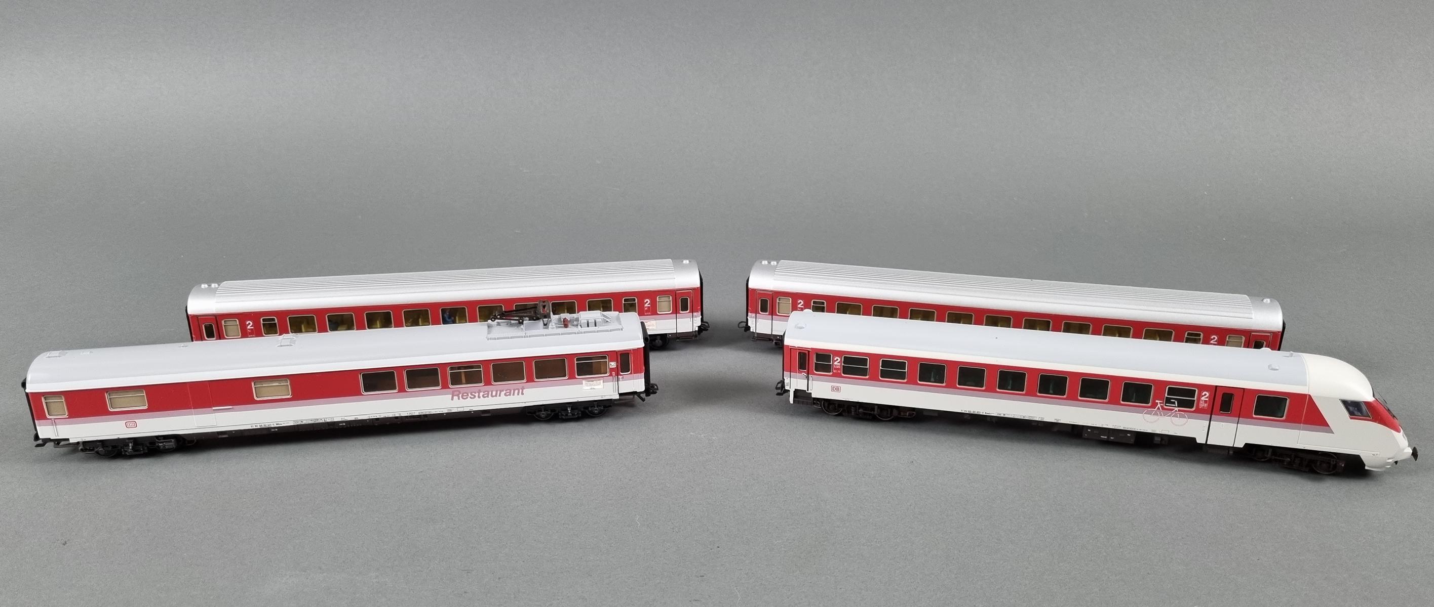 Märklin 43301 Steuerwagen mit 3 Personenwagons | Badisches Auktionshaus