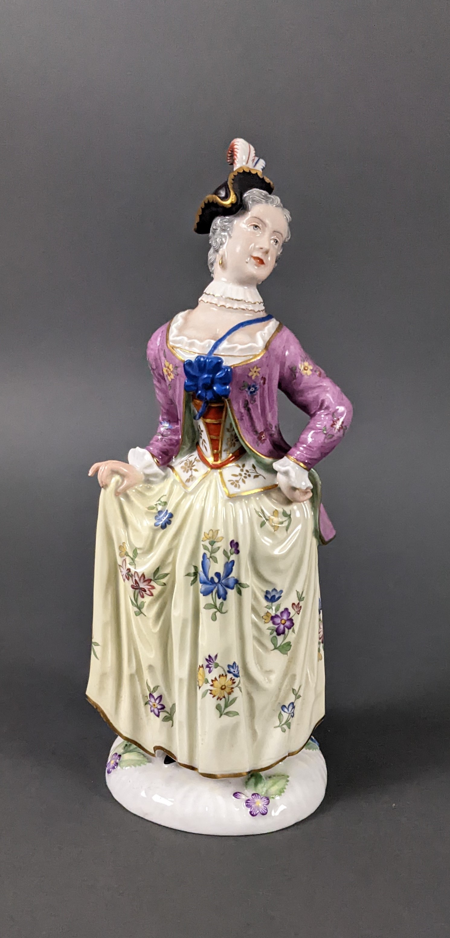 Fürstenberg Figur ‚Ragonde‘ | Badisches Auktionshaus