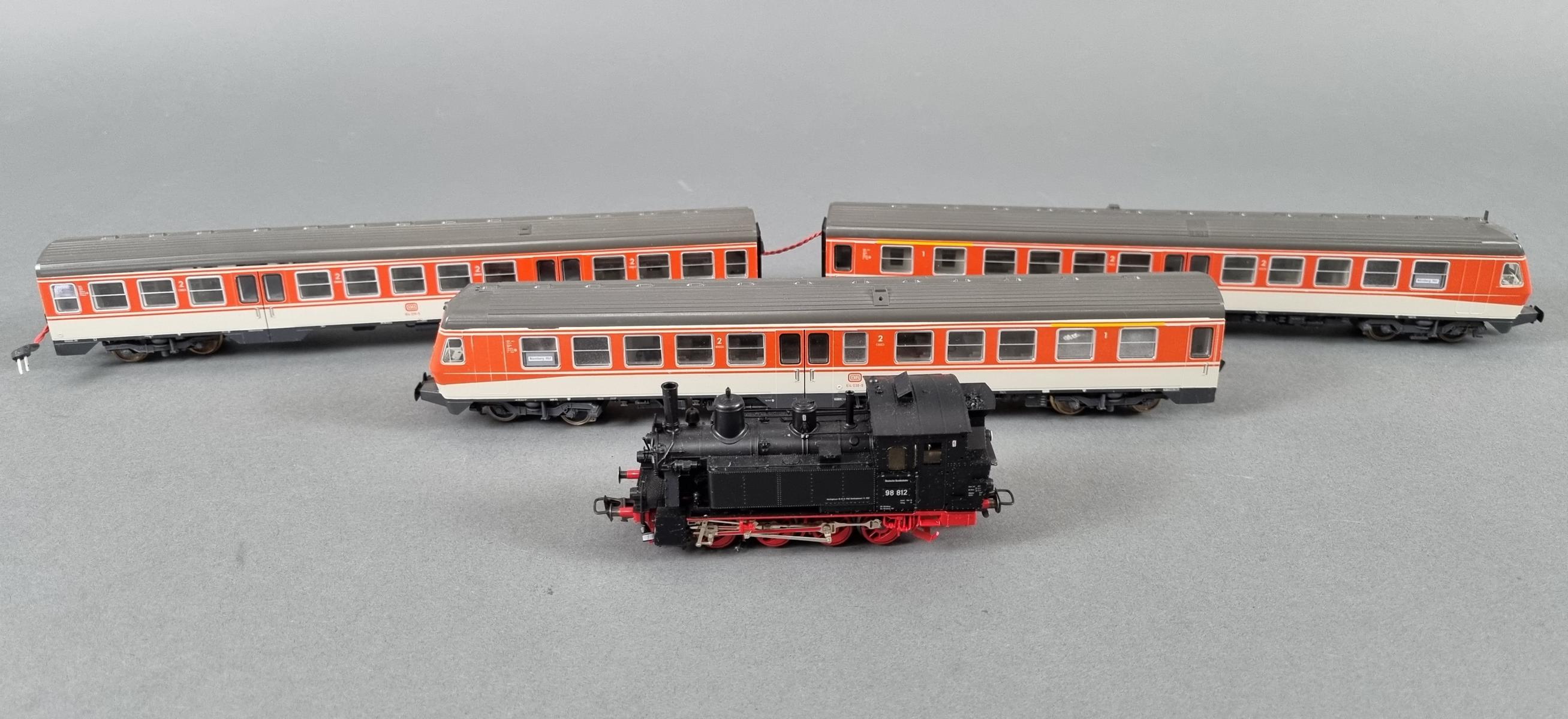 Fleischmann 4430. Dieseltriebzug 3-tlg und Fleischmann 98 812 ...