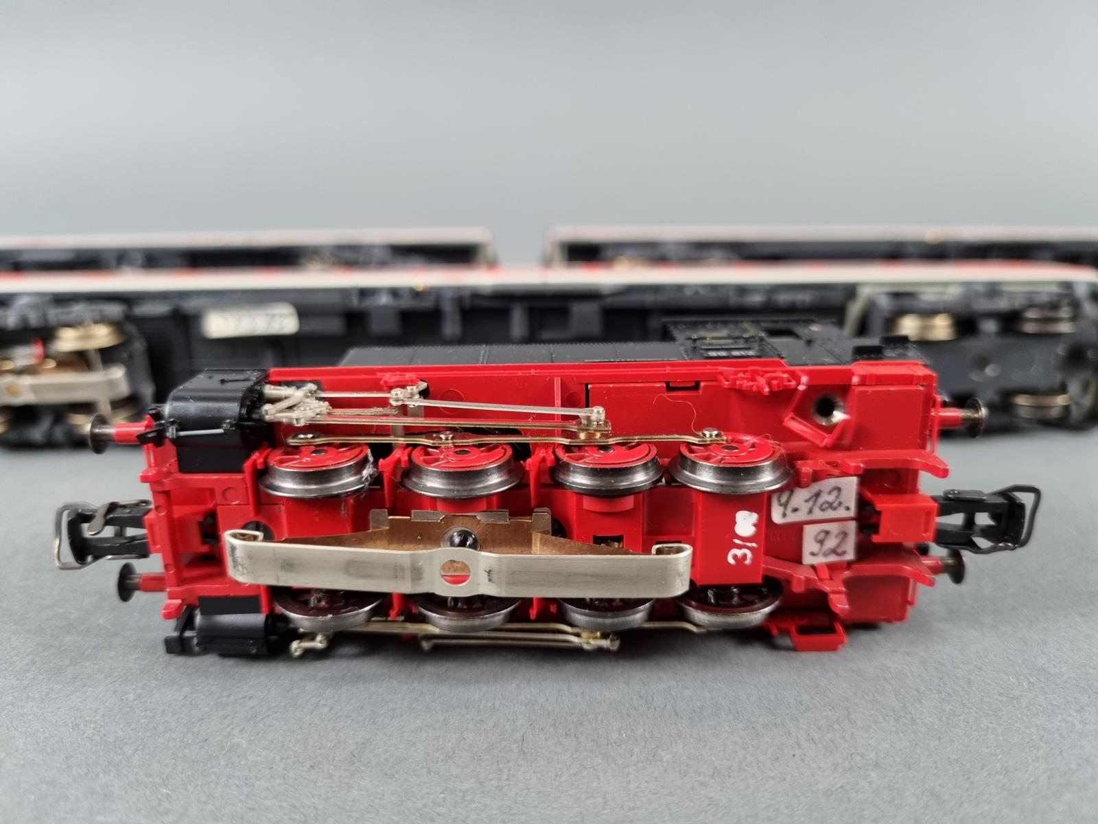 Fleischmann 4430. Dieseltriebzug 3-tlg und Fleischmann 98 812 ...