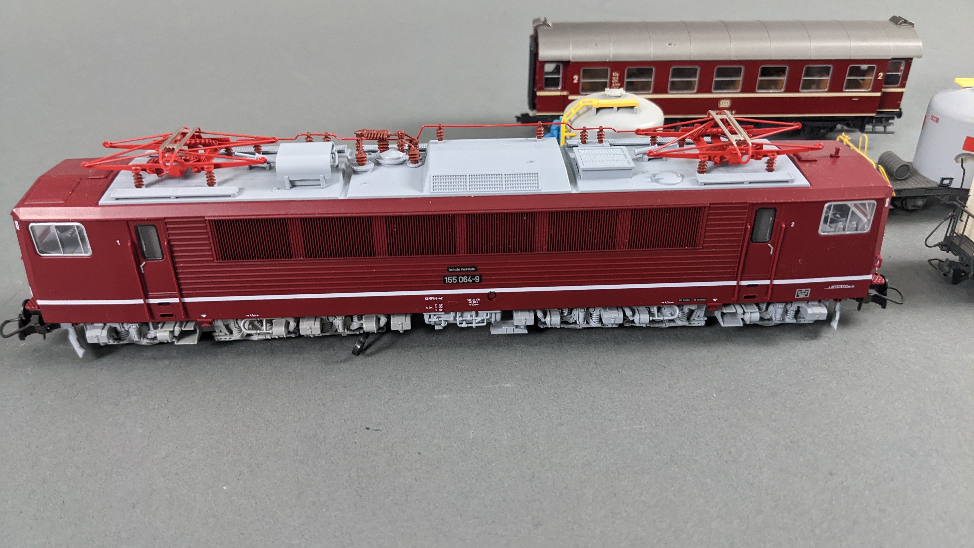 Gützold 39100, BR 155 064-9 und 4 Wagons | Badisches Auktionshaus