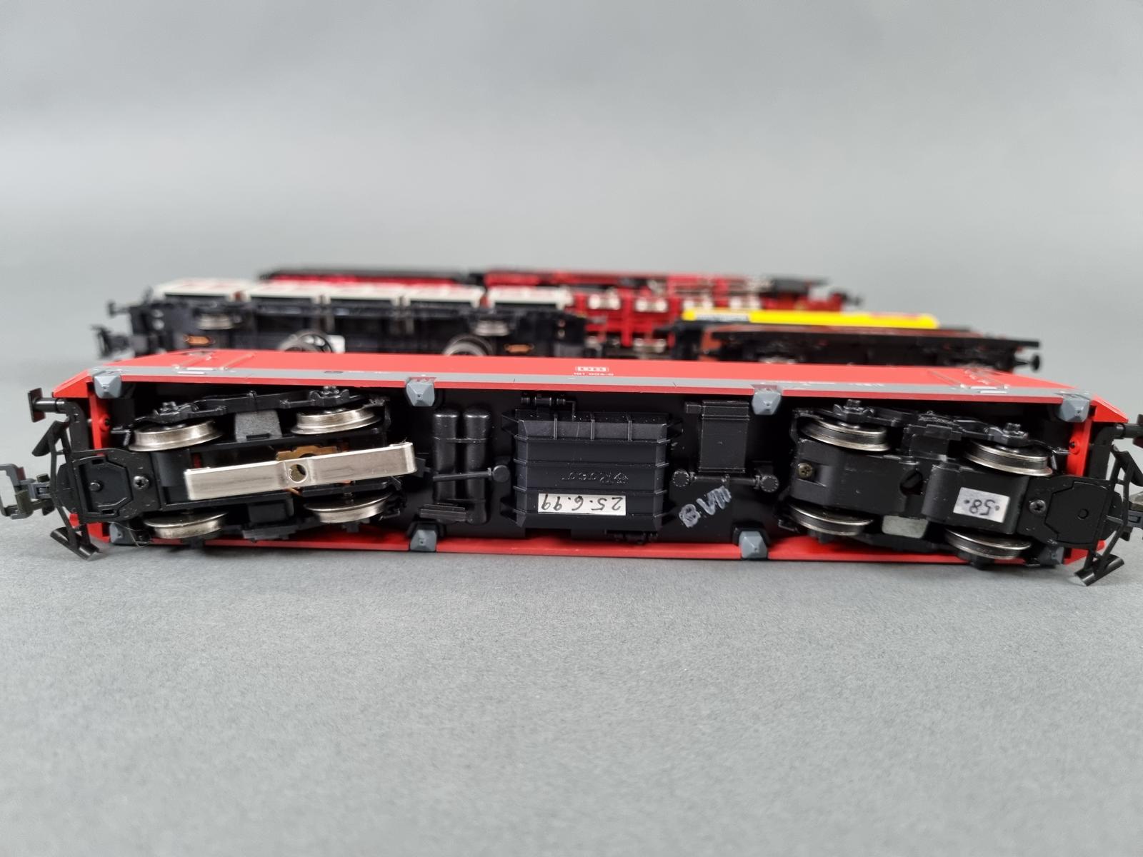 Roco Dampflok BR 043 315-1 und Roco 101 004-0 E-Lok mit 4 Wagons ...
