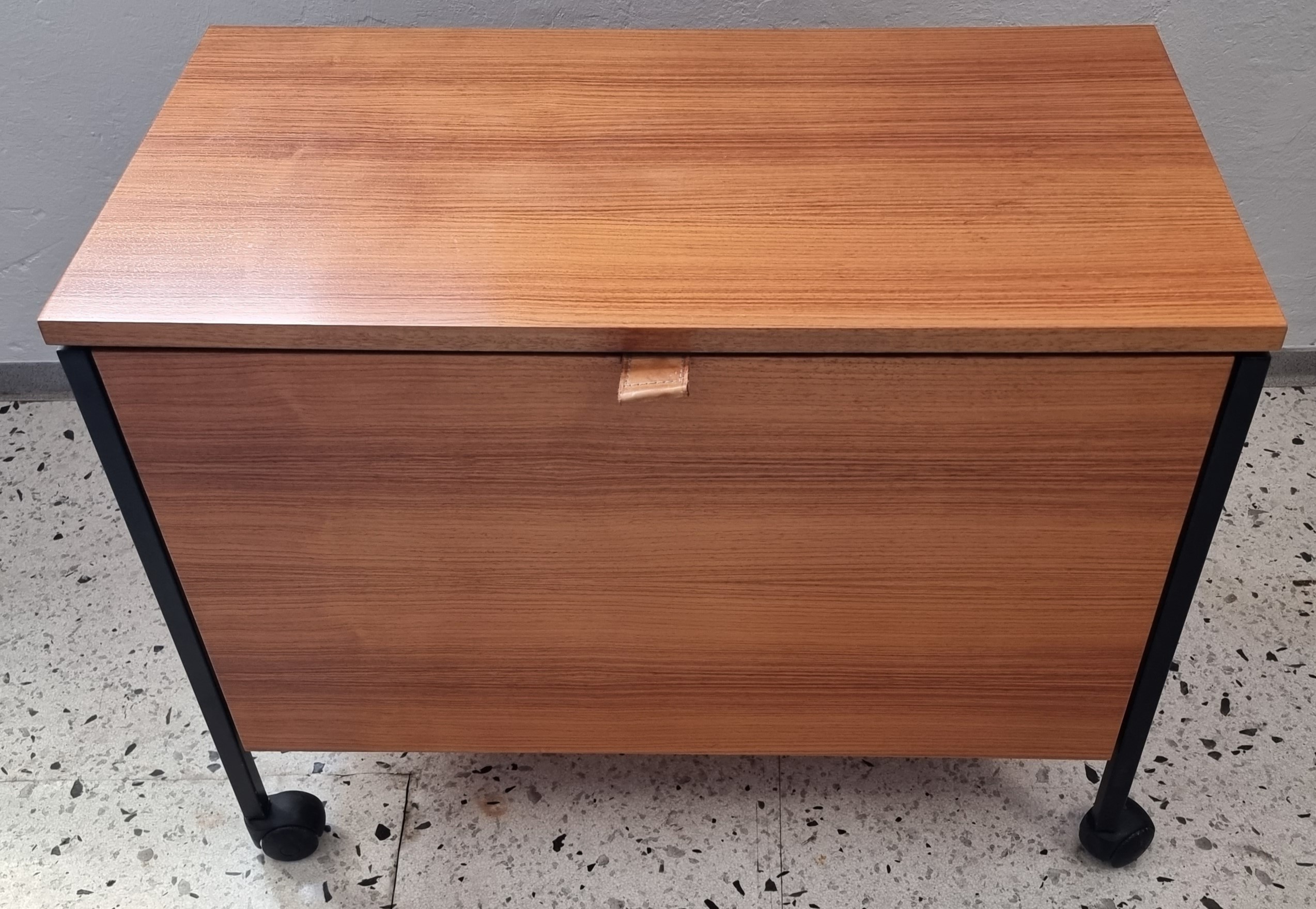 Barschränkchen, Florence für Knoll International | Badisches Auktionshaus